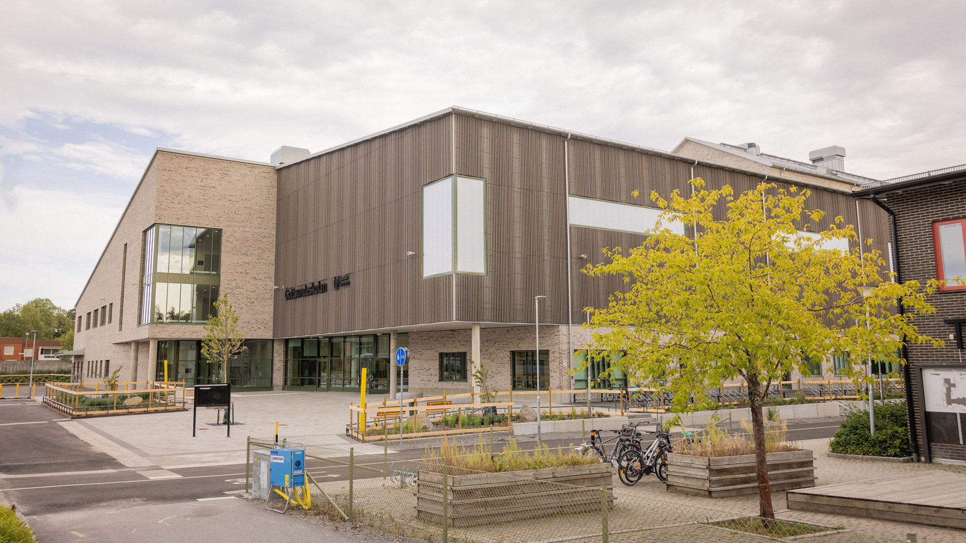 Se filmen om bygget av nya Gottsundaskolan & allaktivitetshus - Uppsala Skolfastigheter